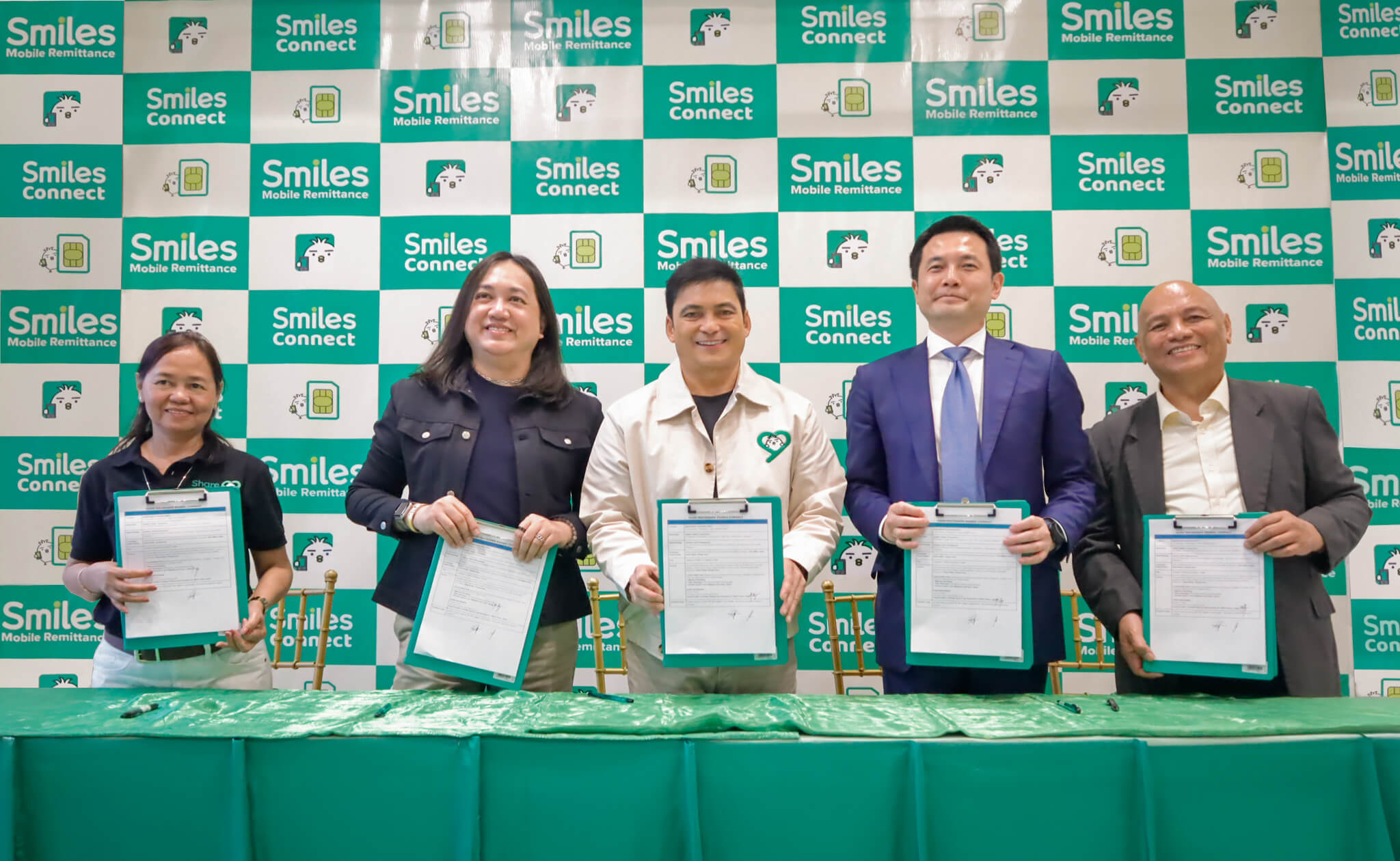 Gabby Concepcion signs to renew contract with Smiles Mobile Remittance ...