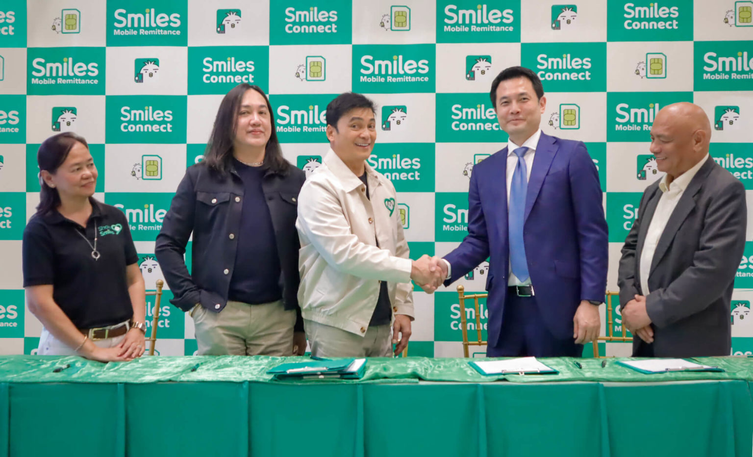 Gabby Concepcion signs to renew contract with Smiles Mobile Remittance ...